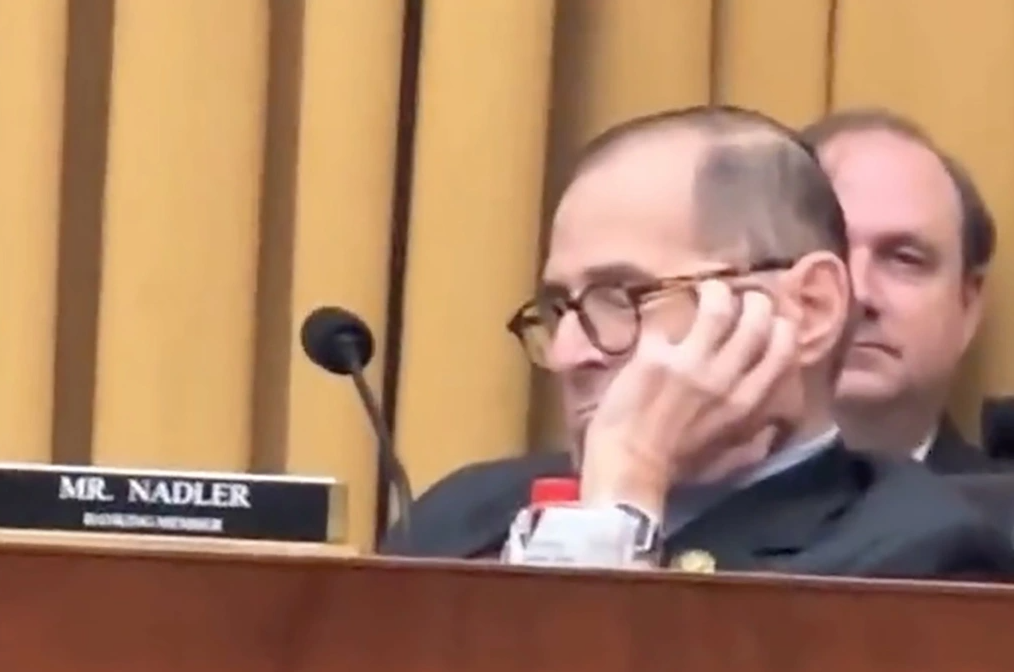 Dem Congressmen Caught Sleeping On The Job – WATCH | Liberty Unlocked